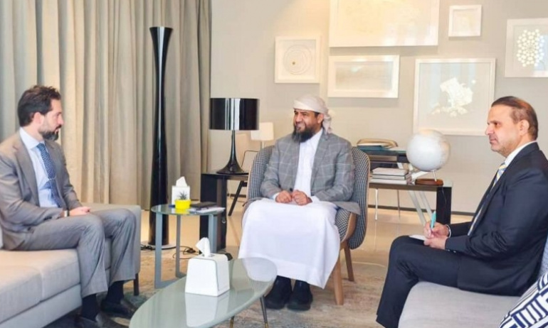 Yemenli selefi lider Riyad'da ABD'li diplomatla Ensarullah'ı görüştü